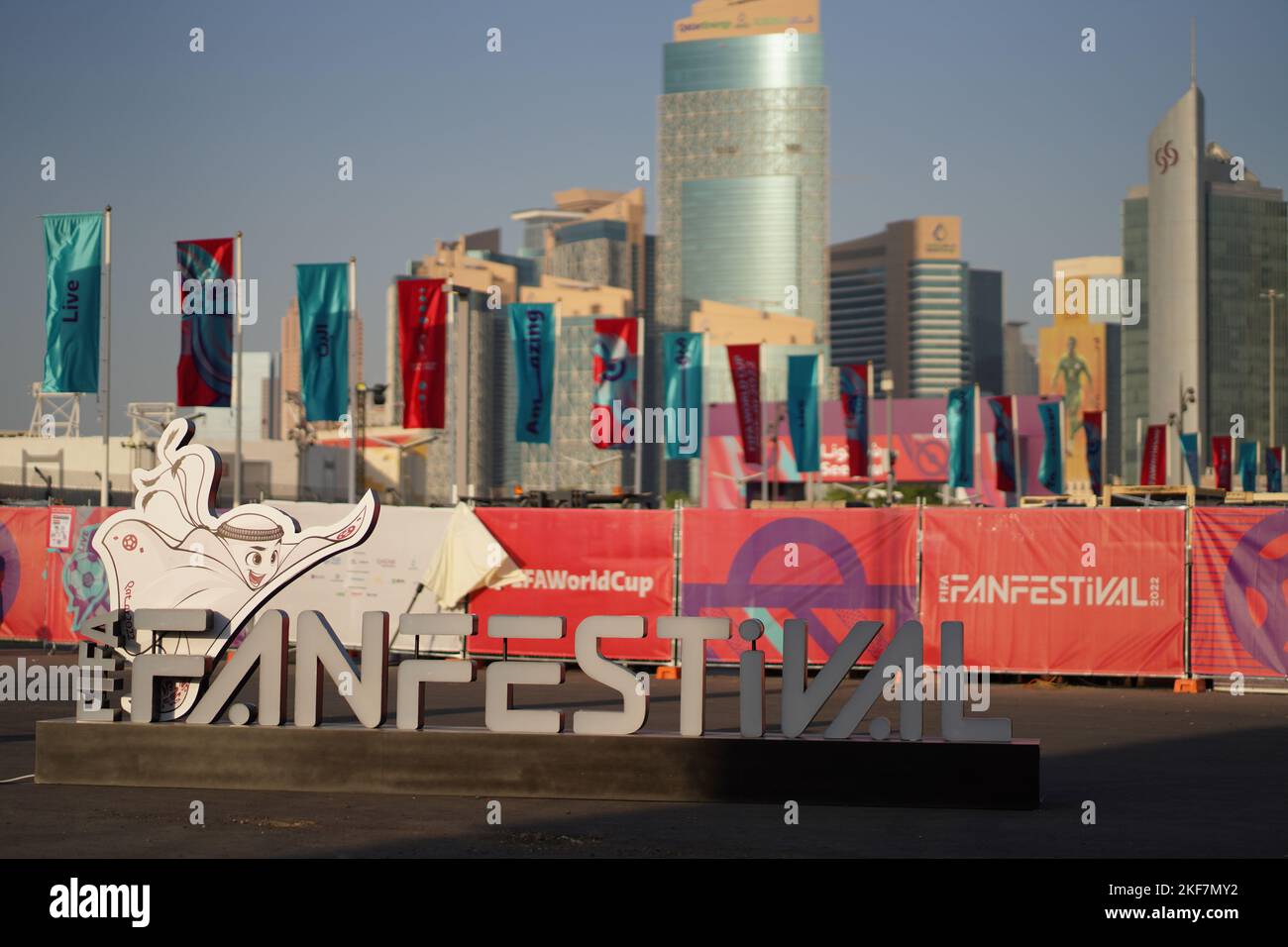 Qatar fans fifa fan hi-res stock photography and images - Alamy