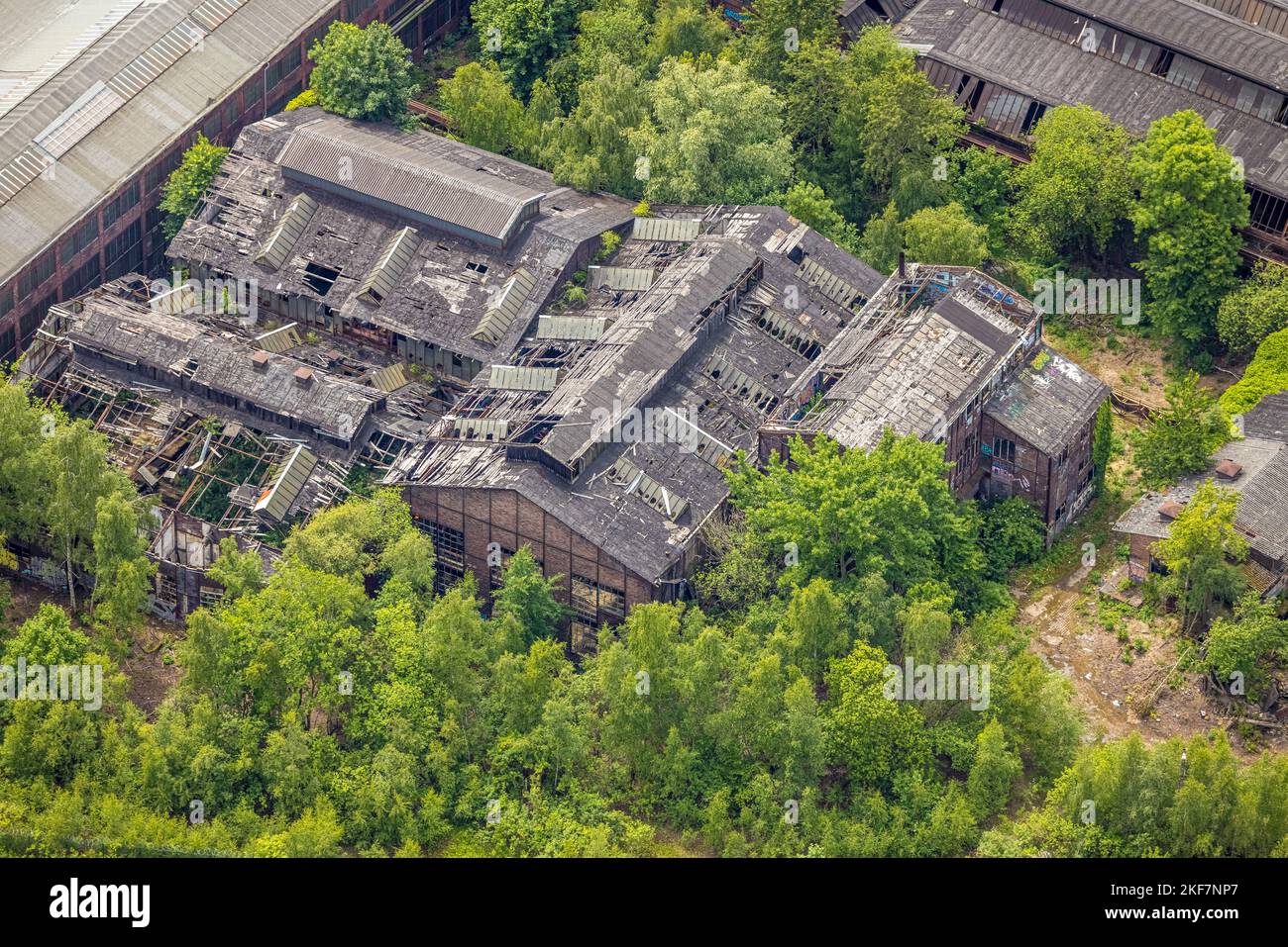 Destroyed roofs and crumbled buildings in westpark hi-res stock ...