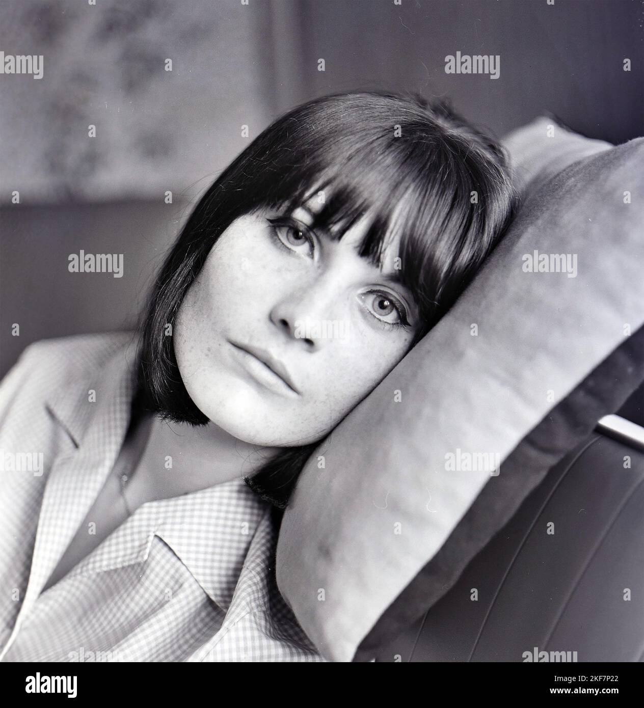 SANDIE SHAW English pop singer at her Dagenham home in 1964 Stock Photo ...