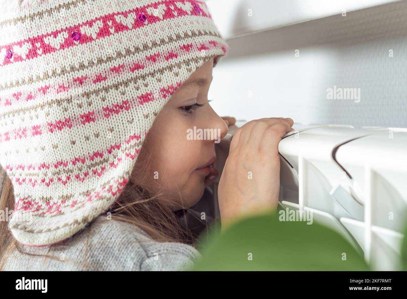 Girl in cold climate hi-res stock photography and images - Alamy