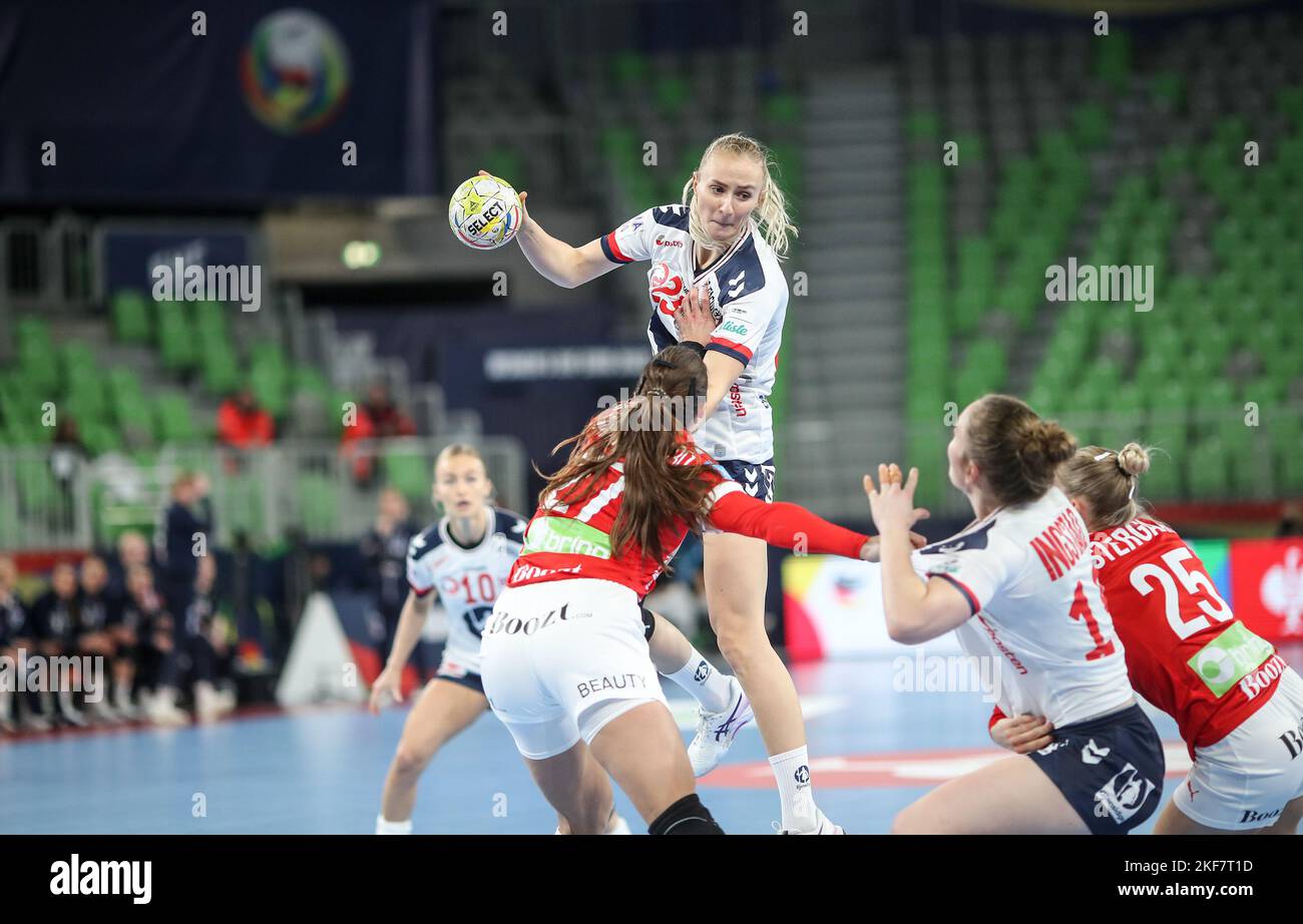 LJUBLJANA, SLOVENIA - NOVEMBER 16: Henny Ella Reistad of Norway passes ...