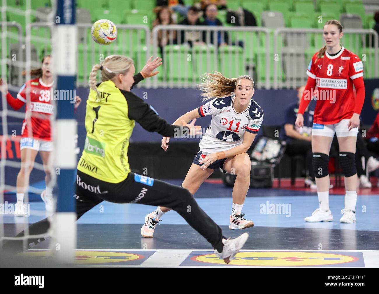 Malin aune hi-res stock photography and images - Alamy