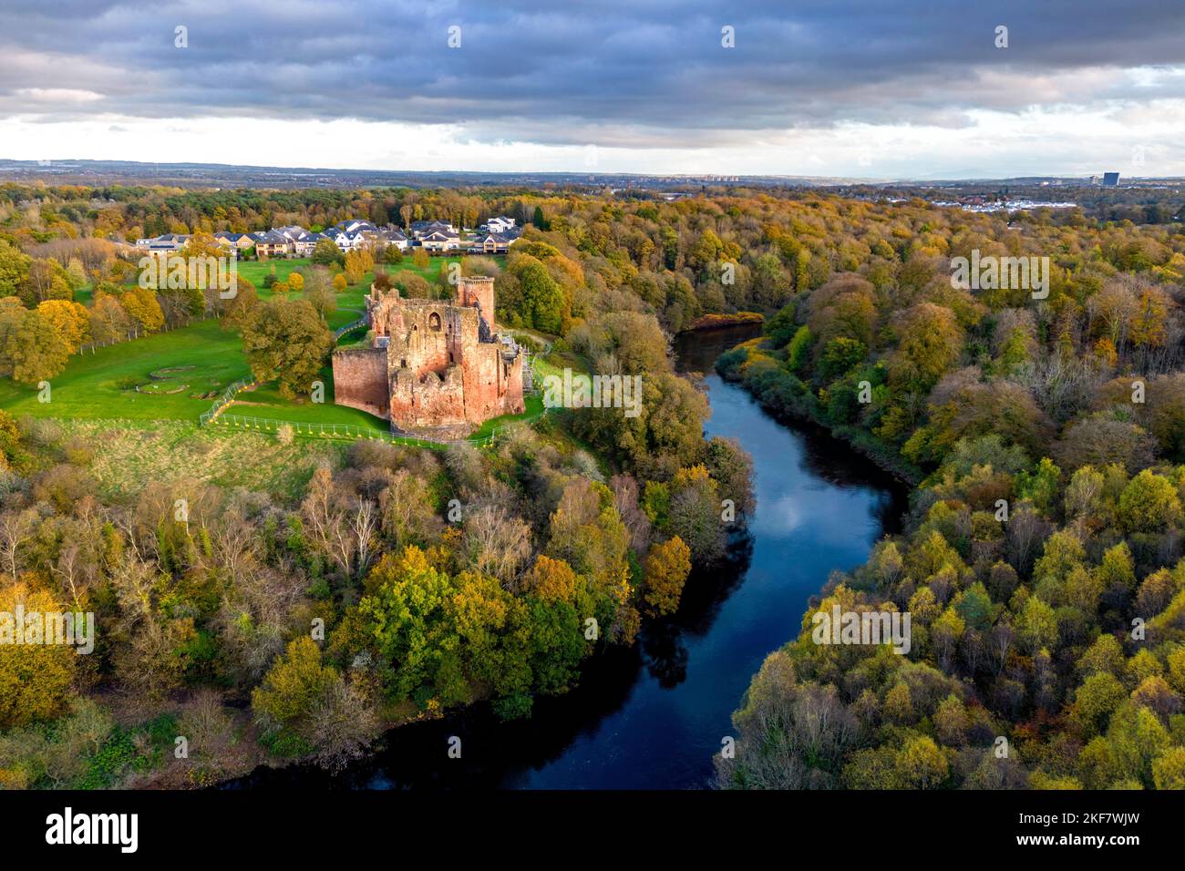 Bothwell Castle, River Clyde, Lanarkshire, Scotland, UK Stock Photo - Alamy