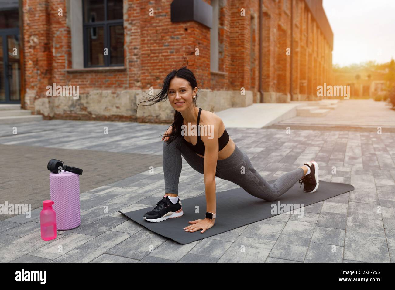 Hip flexor hi-res stock photography and images - Alamy