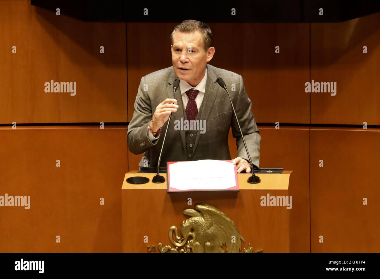 Mexico City, Mexico. 16th Nov, 2022. Former world boxing champion Julio ...