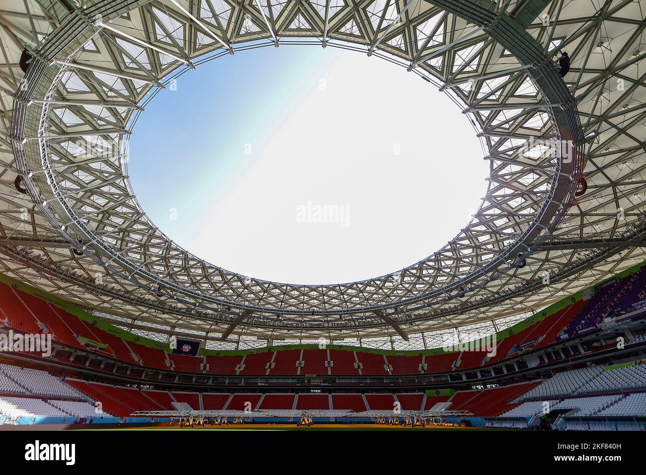 Al thumama stadium roof hi-res stock photography and images - Alamy