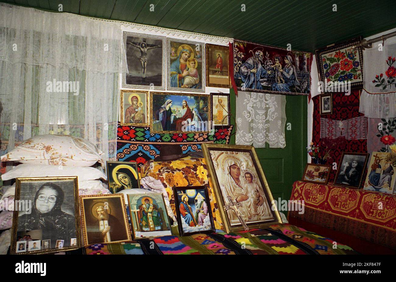 Orthodox old icons hi-res stock photography and images - Alamy