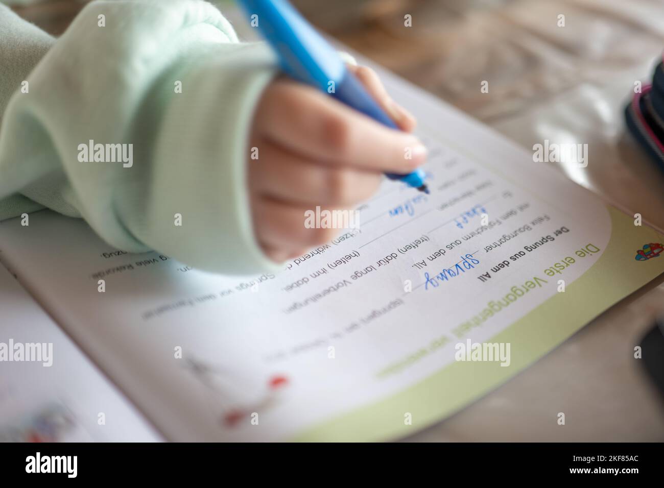 Handwriting lesson hi-res stock photography and images - Alamy