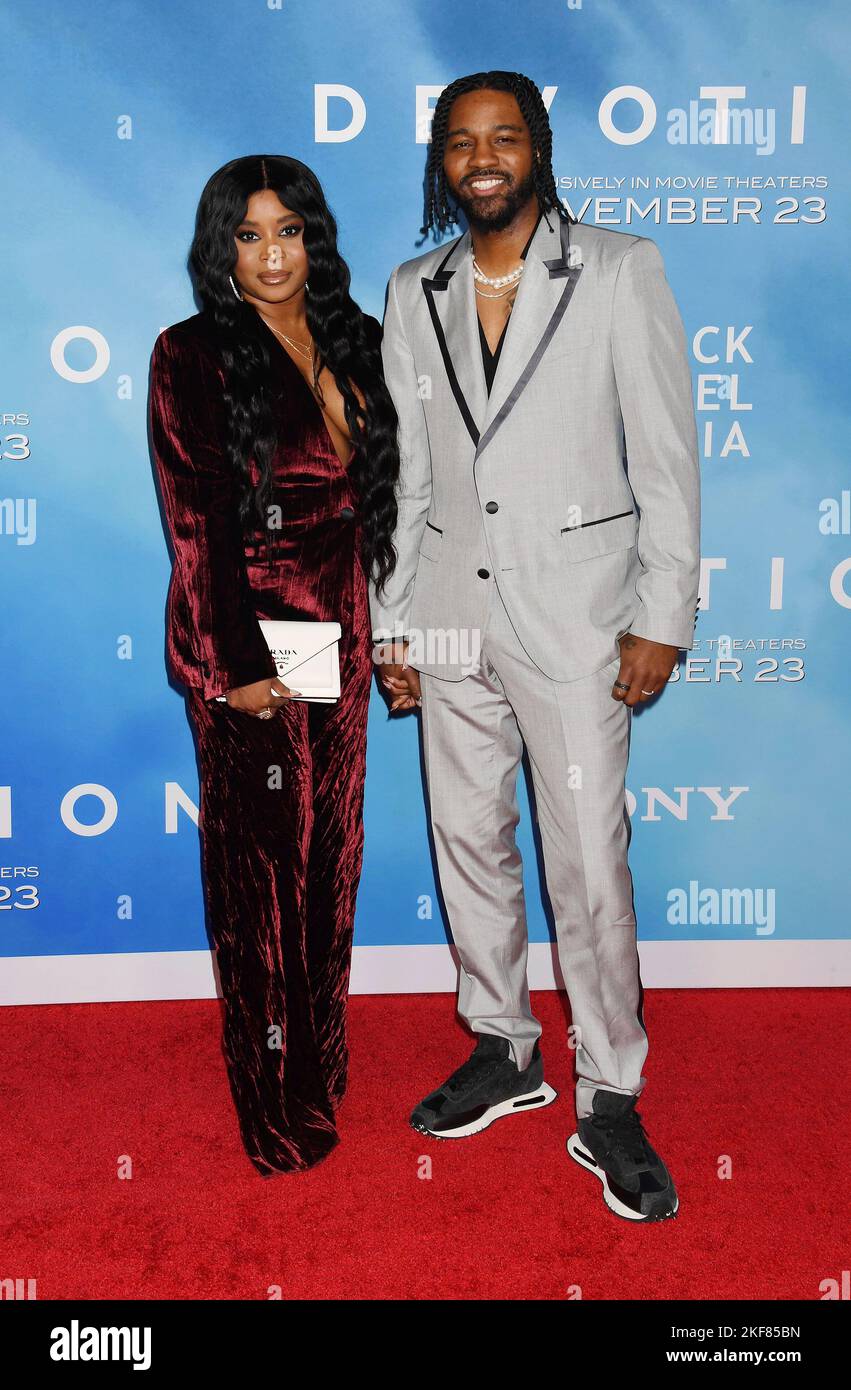 LOS ANGELES, CALIFORNIA - NOVEMBER 15: (L-R) Felisha King and Harvey ...