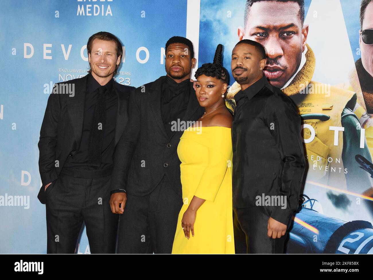 LOS ANGELES, CALIFORNIA - NOVEMBER 15: (L-R) Glen Powell, Jonathan ...
