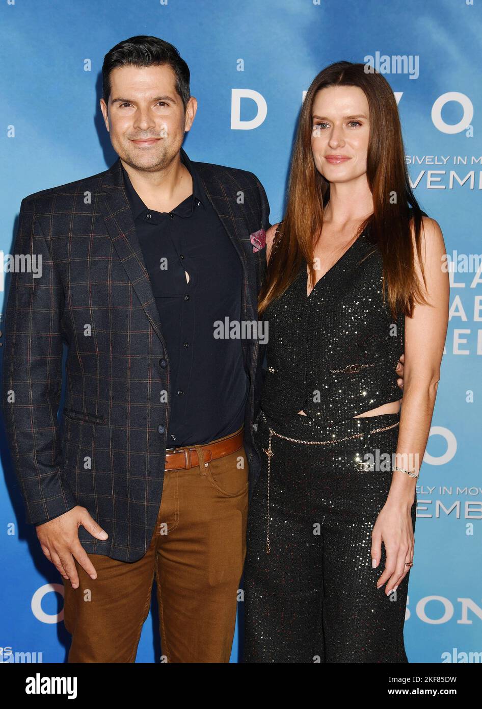 LOS ANGELES, CALIFORNIA - NOVEMBER 15: (L-R) Graham Roland and Carly ...