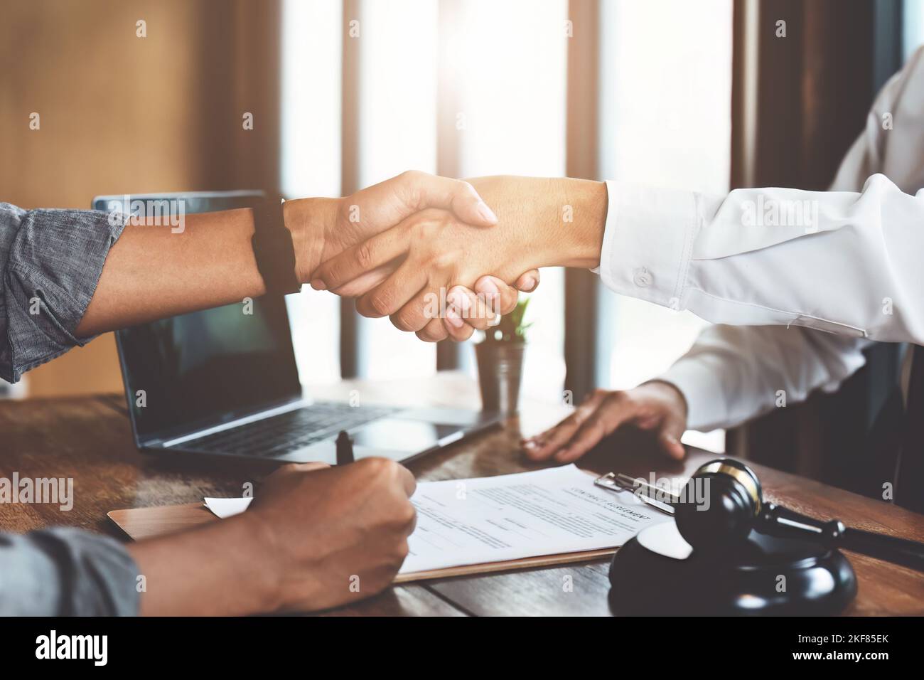 Real estate investment payment hi-res stock photography and images - Alamy