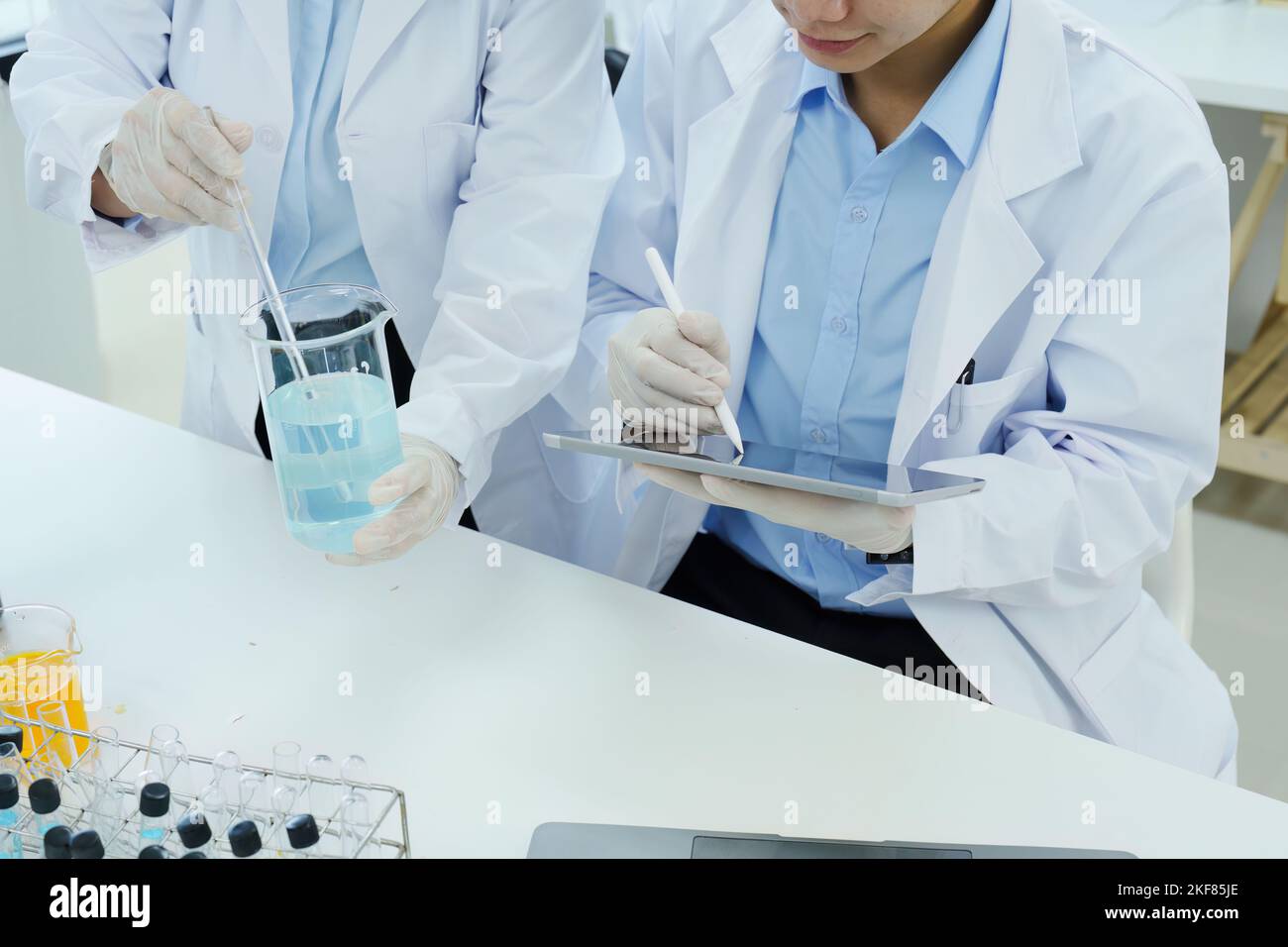 medical research laboratories, scientists Failed research concept Stock Photo - Alamy