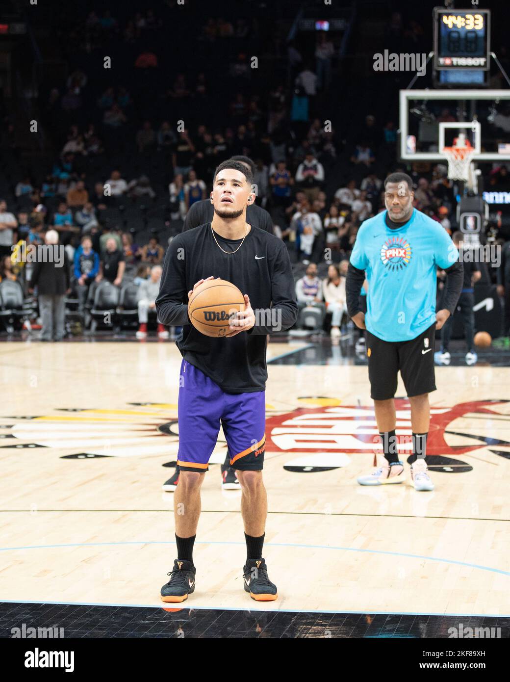 Devin booker warriors hi-res stock photography and images - Alamy