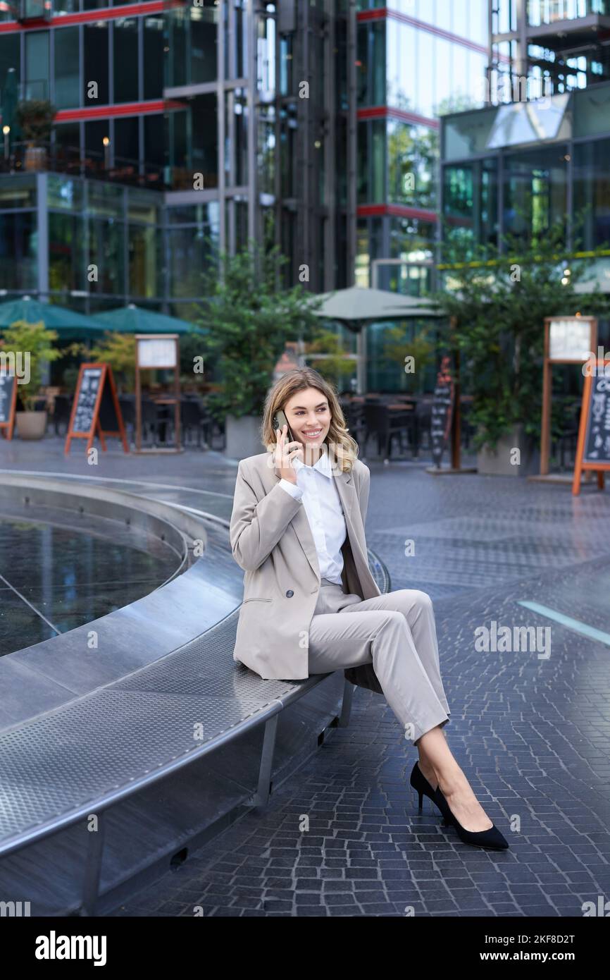Suit casually hi-res stock photography and images - Alamy
