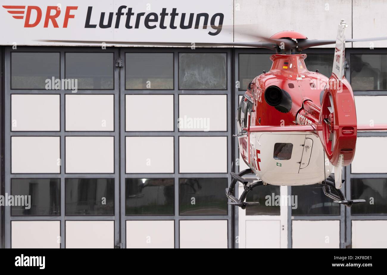 Leonberg, Germany. 15th Nov, 2022. A rescue helicopter lands on the ...