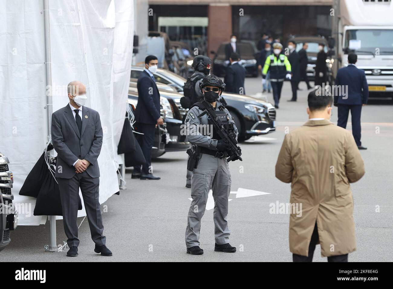 17th Nov, 2022. Tight security for Saudi crown prince Security guards ...