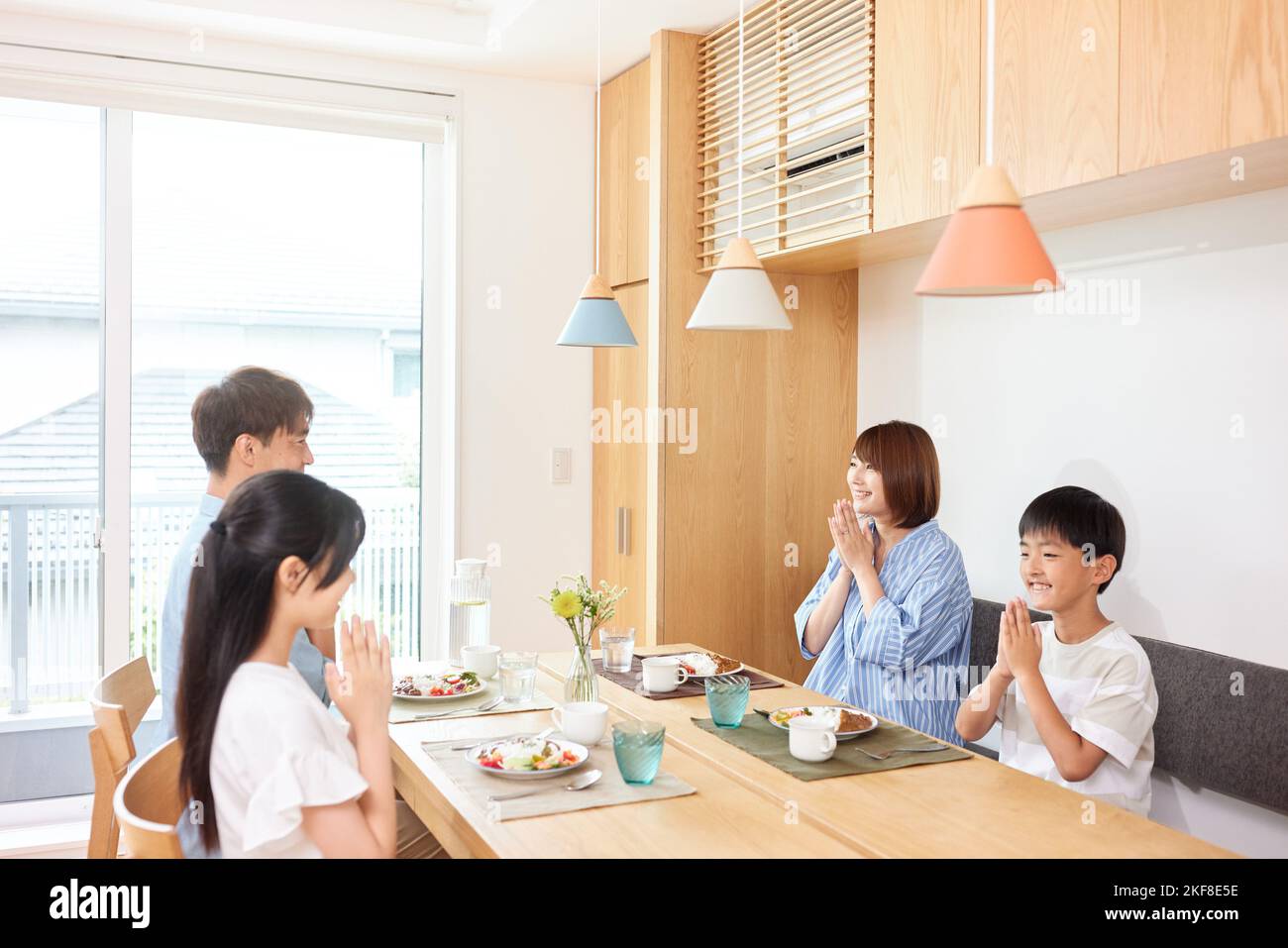 Japanese family eating at home Stock Photo - Alamy
