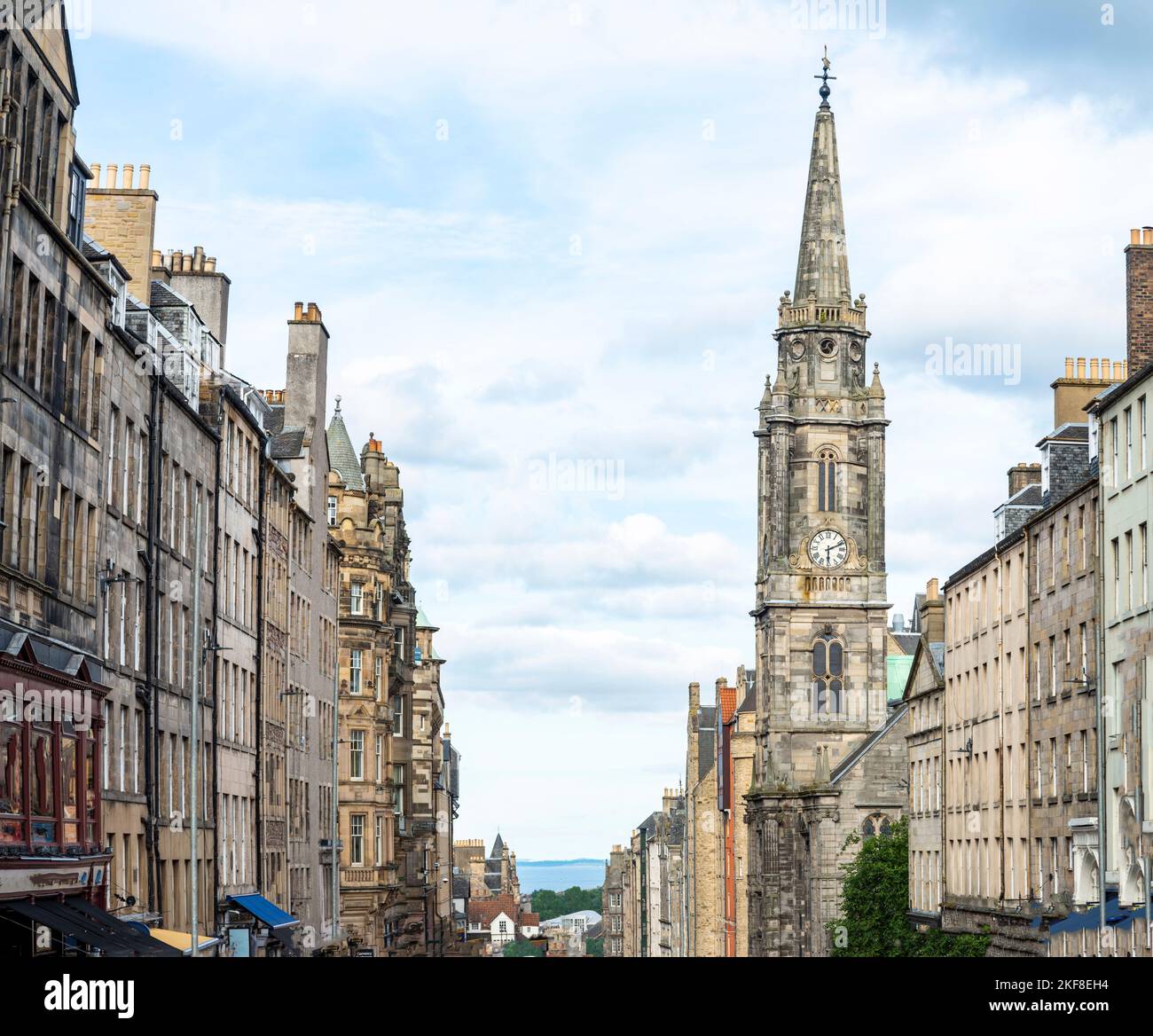 Edinburgh high street hi-res stock photography and images - Alamy