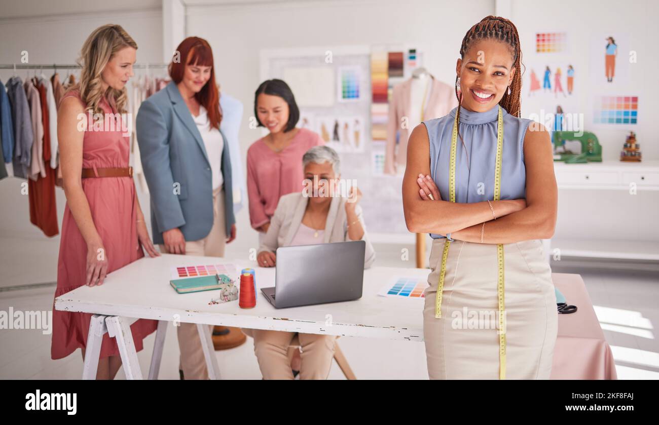 Business team in workshop hi-res stock photography and images - Alamy