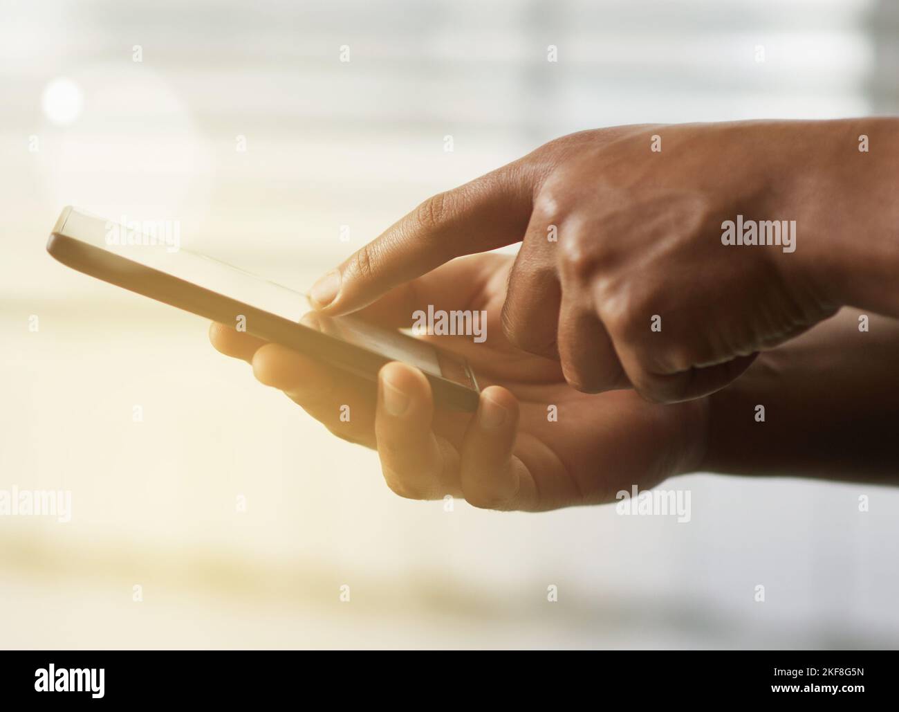 Fingers typing text hi-res stock photography and images - Alamy
