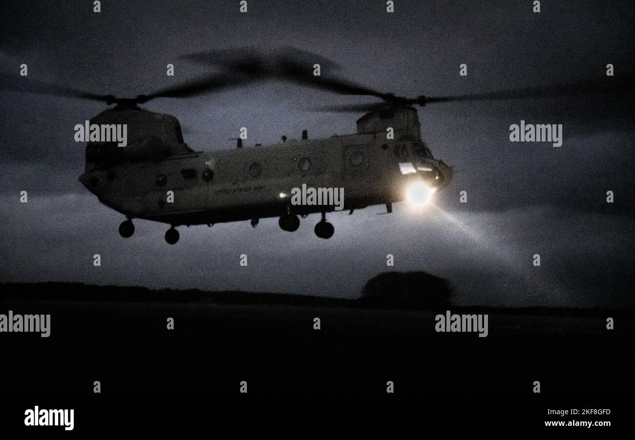 A U.S. Army CH-47F Chinook helicopter from 1st Battalion, 214th ...