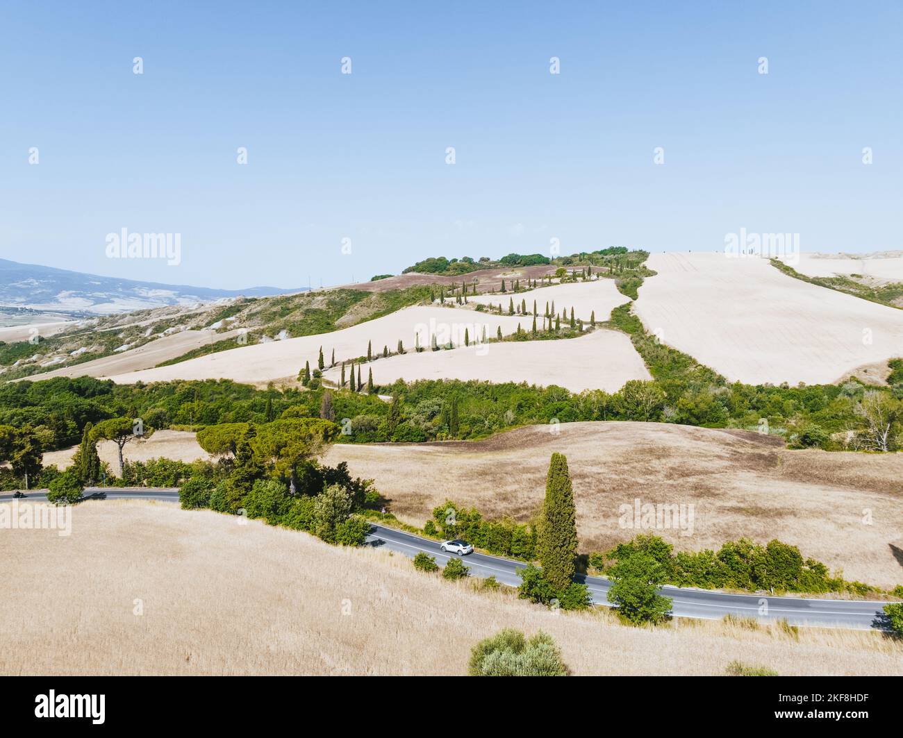 People from hilly terrain hi-res stock photography and images - Alamy