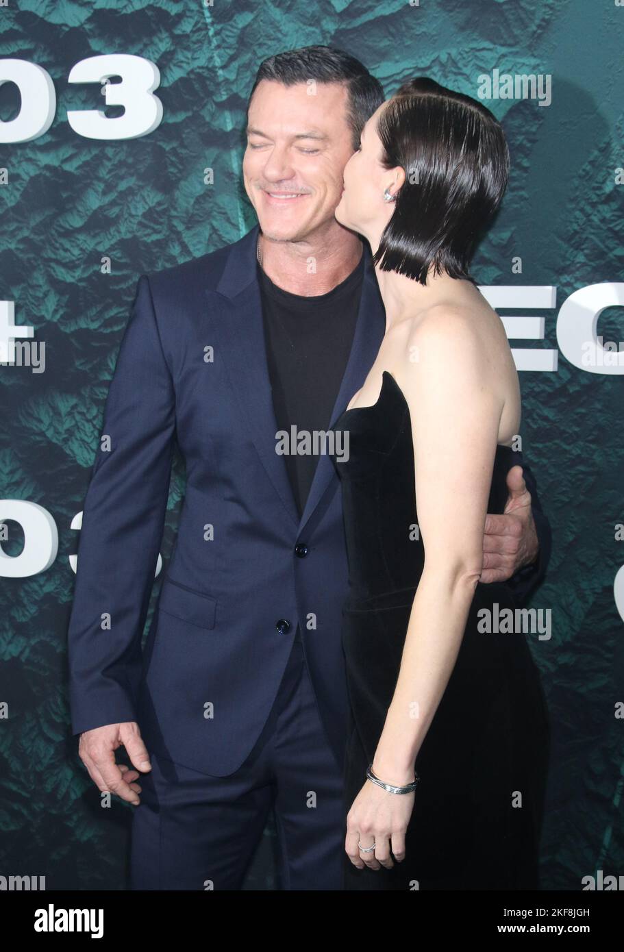 New York, NY, USA. 16th Nov, 2022. Luke Evans and Jessica Ann Collins ...