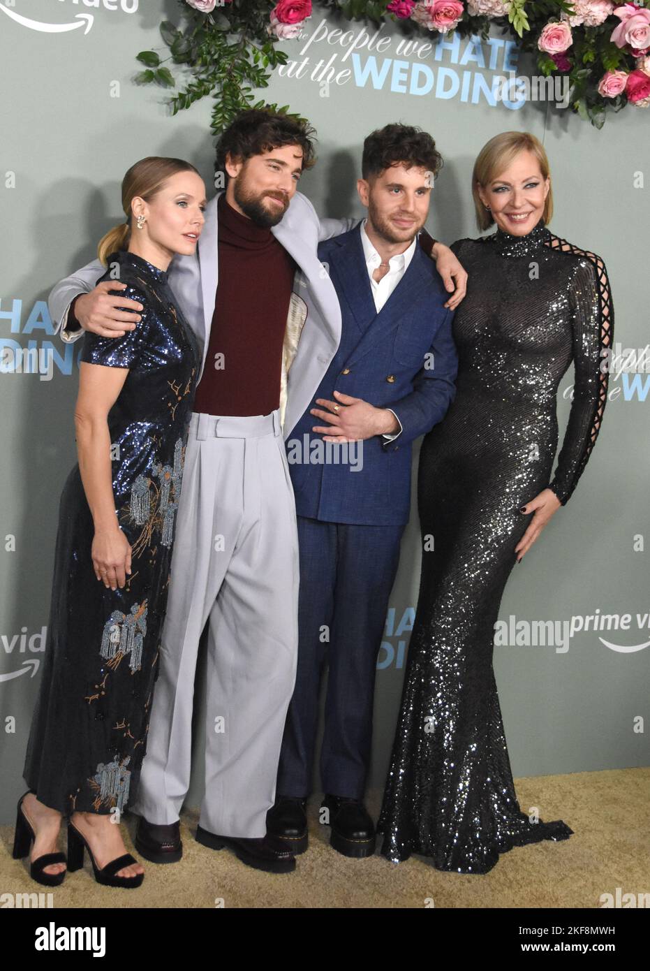 Los Angeles, California, USA 16th November 2022 (L-R) Actress Kristen ...