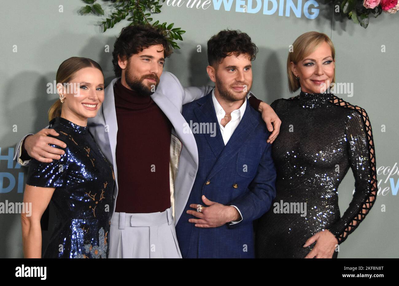 Los Angeles, California, USA 16th November 2022 (L-R) Actress Kristen ...
