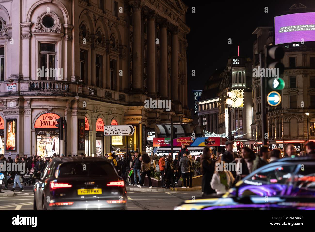 Night life london crowds tube hi-res stock photography and images - Alamy