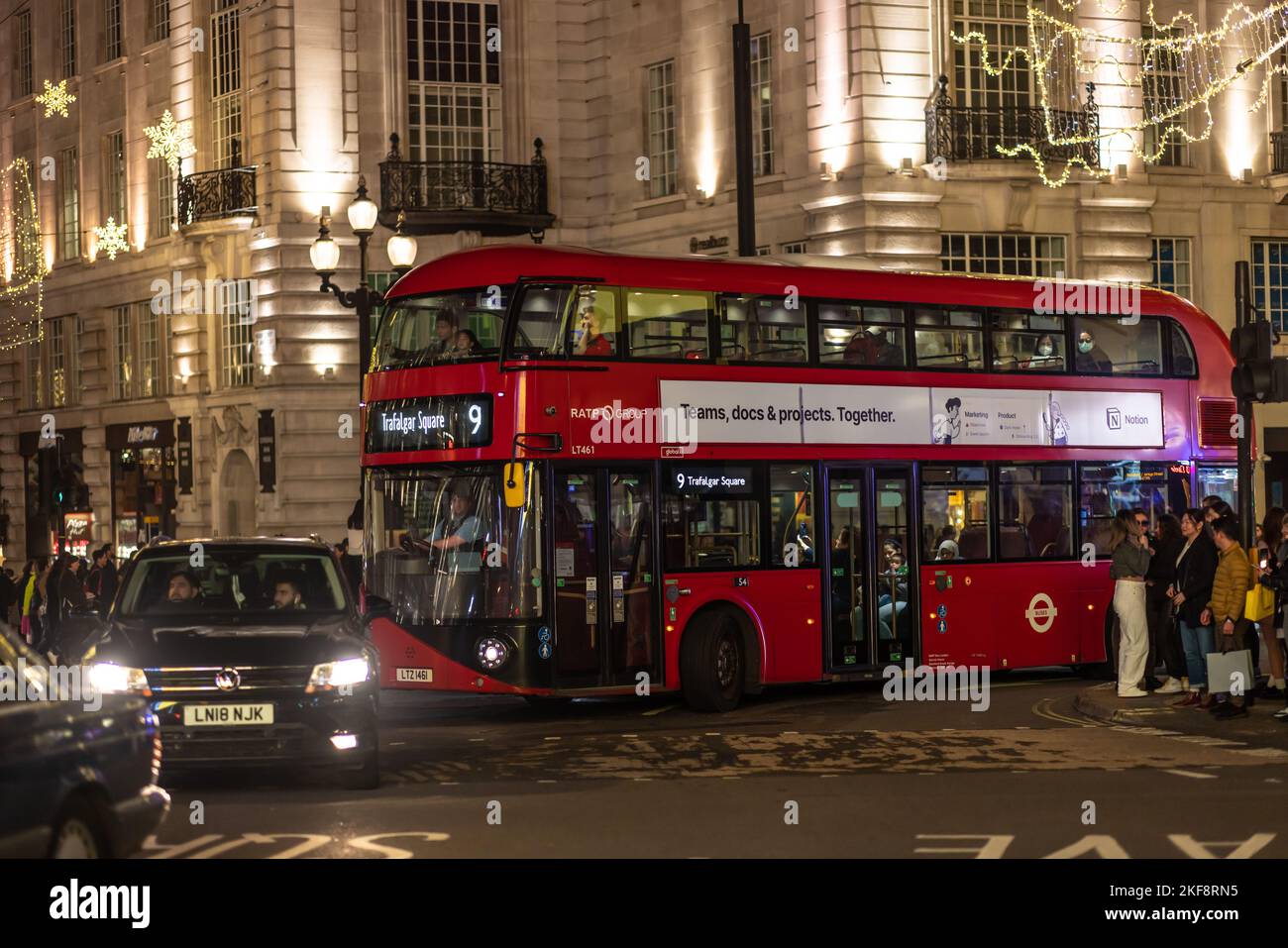 Night life london crowds tube hi-res stock photography and images - Alamy