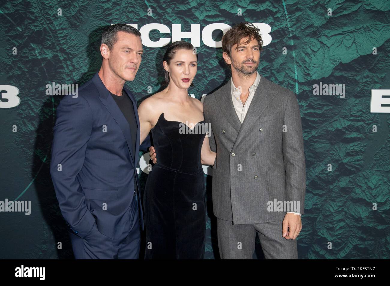 NEW YORK, NEW YORK - NOVEMBER 16: Luke Evans, Jessica Ann Collins and ...