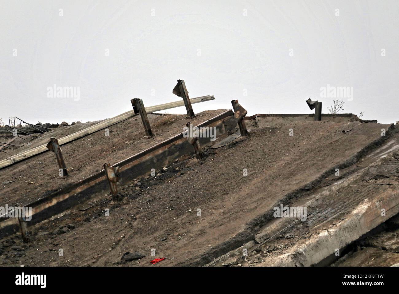 Kherson bridge hi-res stock photography and images - Alamy
