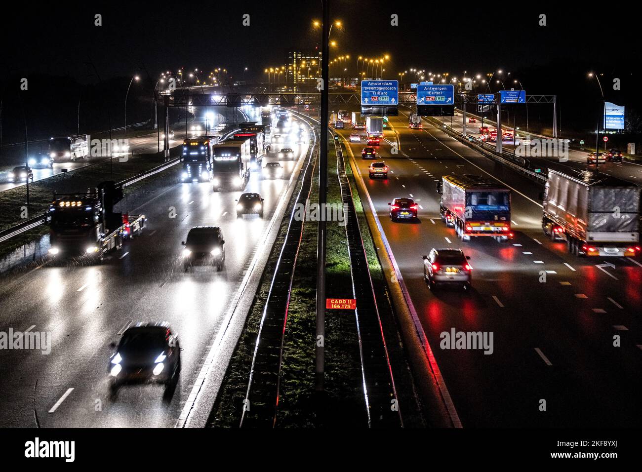 EINDHOVEN - Crowds on the A2 motorway near Eindhoven. Rijkswaterstaat ...