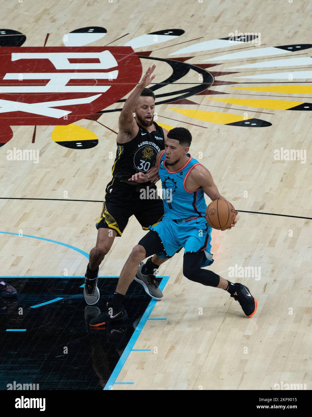 Devin booker warriors hi-res stock photography and images - Alamy