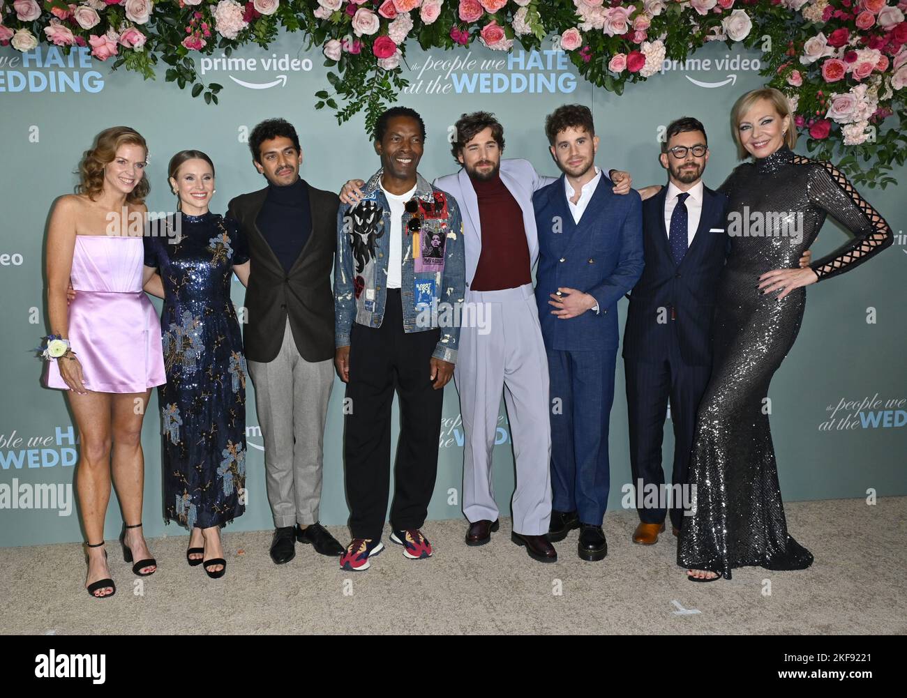 Los Angeles, USA. 16th Nov, 2022. Claire Scanlon, Kristen Bell, Karan ...