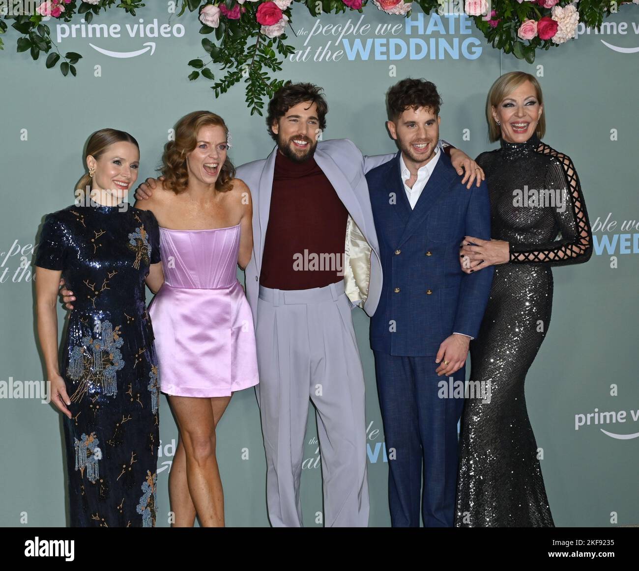 Los Angeles, USA. 16th Nov, 2022. Kristen Bell, Claire Scanlon, Dustin ...