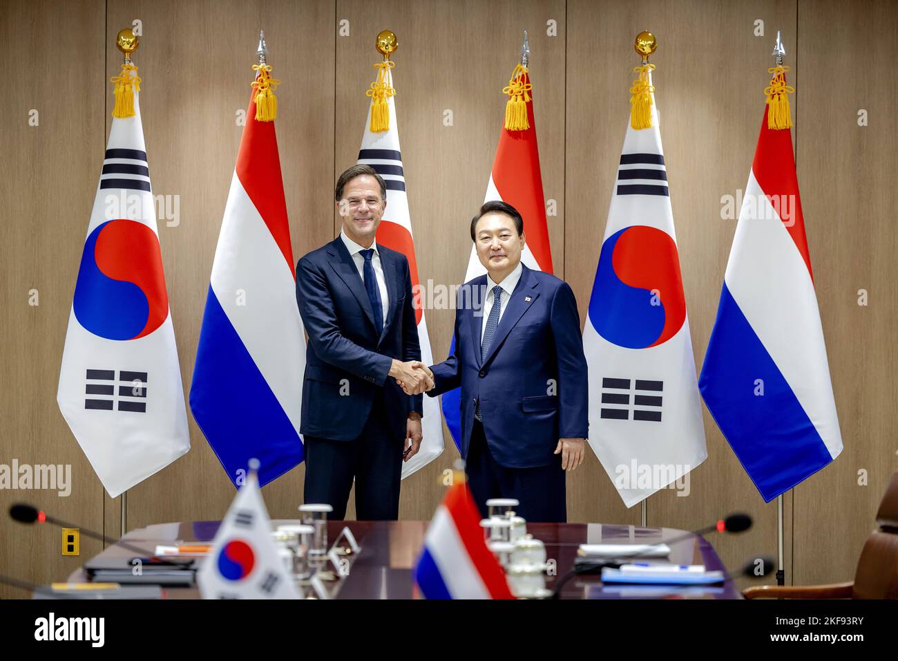 SEOUL - Prime Minister Mark Rutte meets President Yoon Suk-yeol during ...