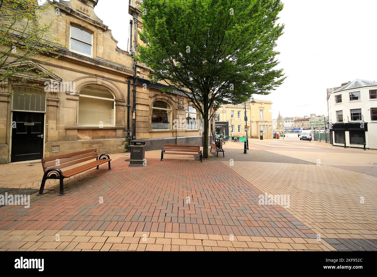 Mansfield market square hi-res stock photography and images - Alamy