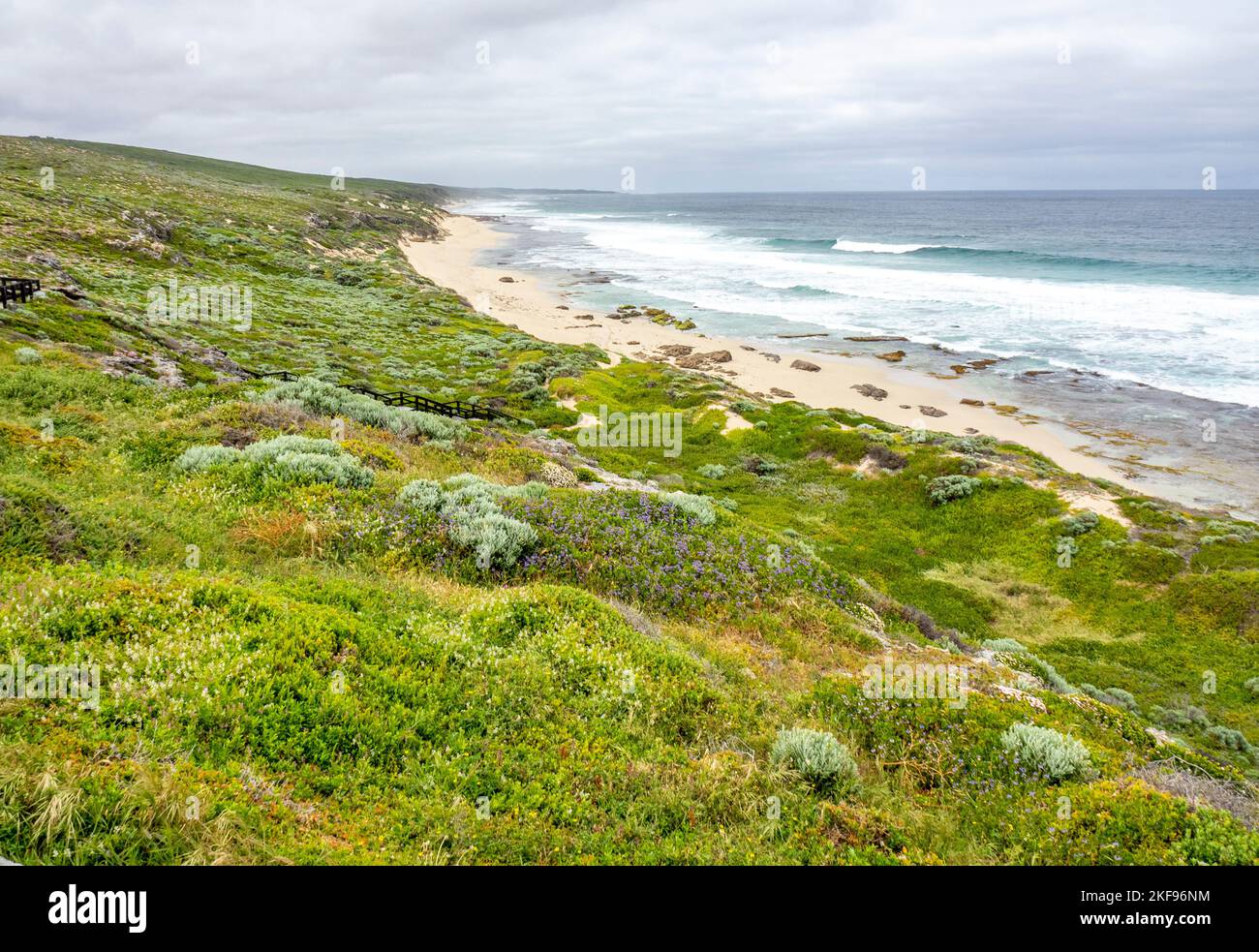 Rugged beach and coastline along Cape to Cape trail in Leeuwin ...
