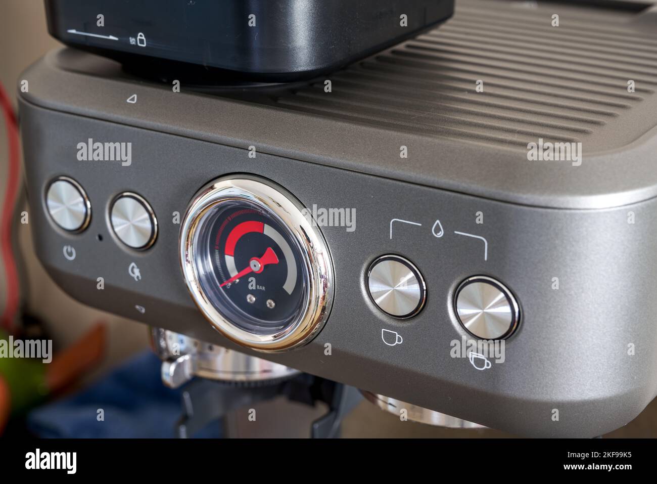 An exquisite fully automatic pressurized coffee machine Stock Photo - Alamy