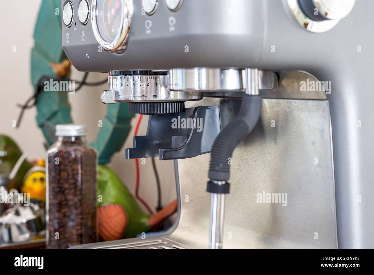 An exquisite fully automatic pressurized coffee machine Stock Photo - Alamy