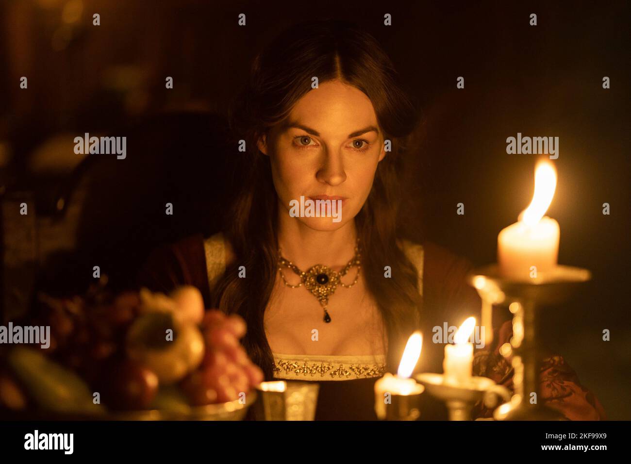 JESSICA RAINE in BECOMING ELIZABETH (2022), directed by JUSTIN CHADWICK ...