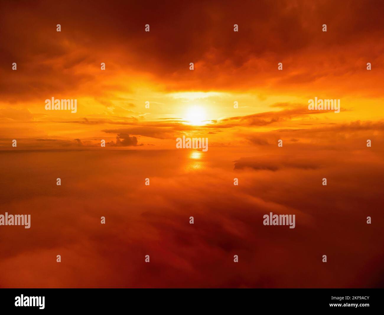 Drone footage of the sea hi-res stock photography and images - Alamy