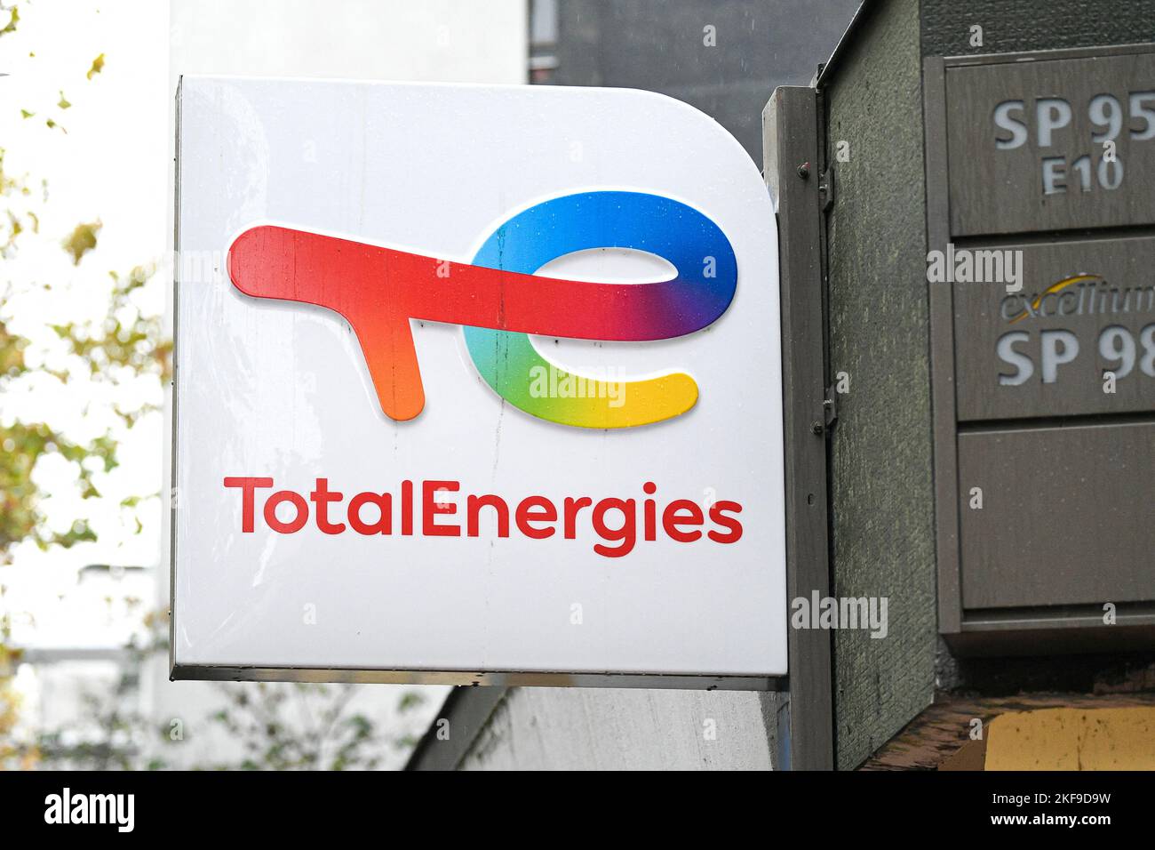 Logo total energies hi-res stock photography and images - Alamy