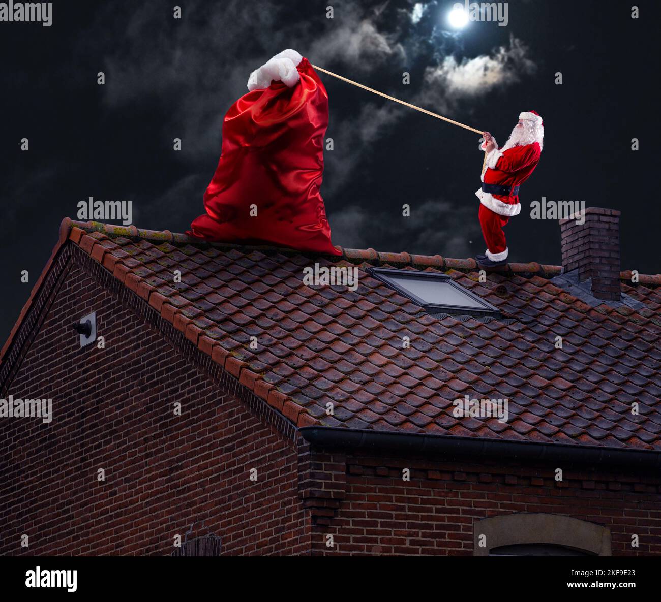 Santa claus ready to deliver presents for christmas Stock Photo - Alamy