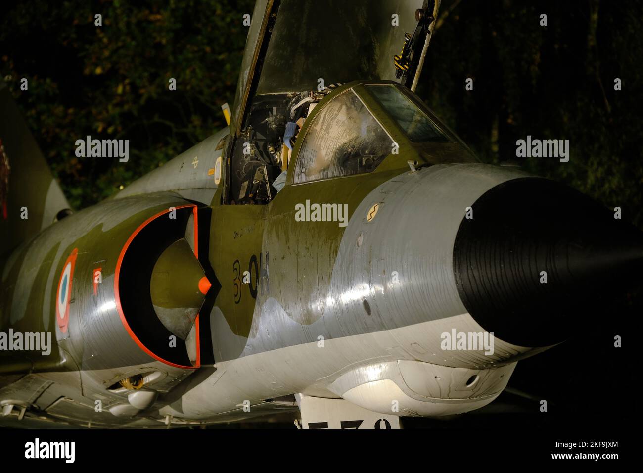 The Dassault Mirage III is a family of single/dual-seat, single-engine ...