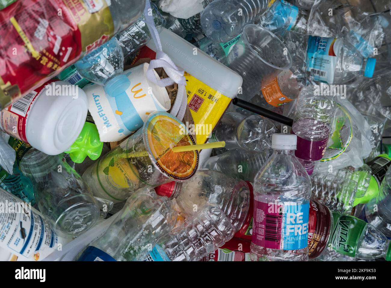 Manila rubbish hi-res stock photography and images - Alamy
