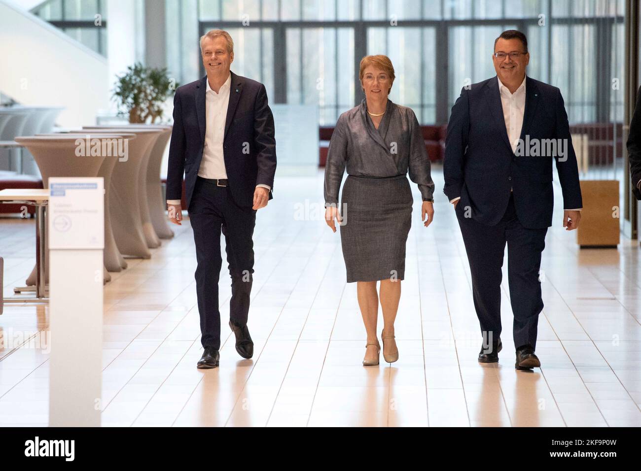 from left: dr. Klaus Keysberg (member of the management, management ...